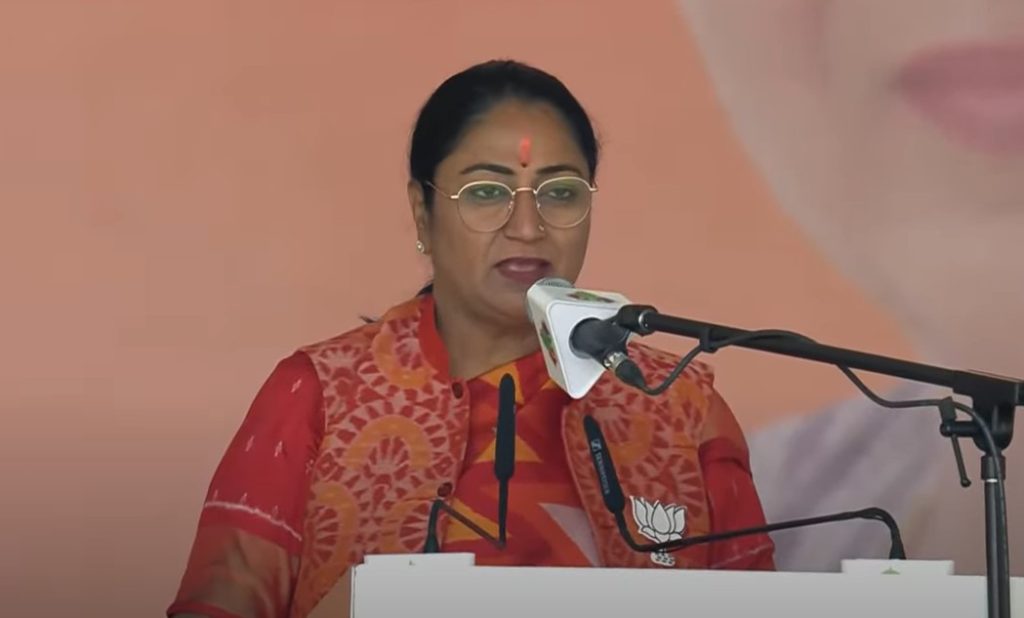 Delhi CM Rekha Gupta Announces Chhath Puja on Both Banks of Yamuna ...